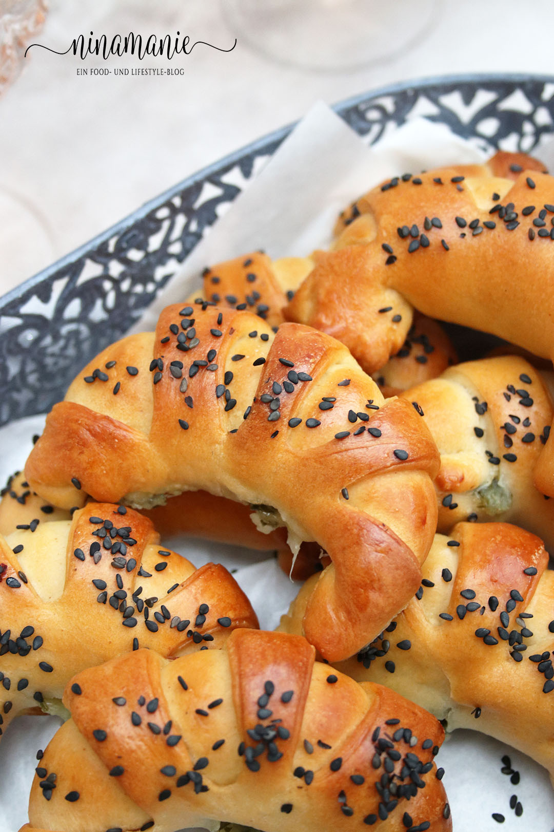 Türkische Pogaca mit Käsefüllung - Ninamanie